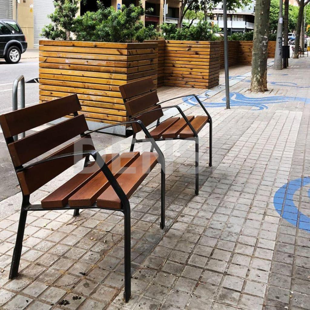 Banco urbano Barcelona® - Fabricado en fundición y madera.